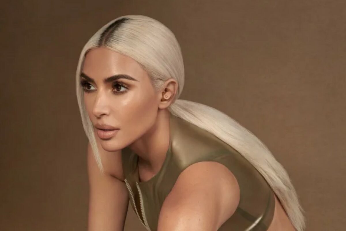 Kim Kardashian collabs with Beats by Dr Dre to create nude tone earbuds ...