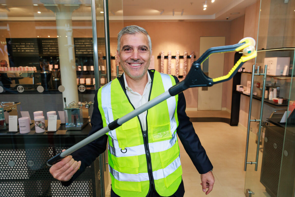 Seeing double: George 'Clone-ey' spotted at Grind's new spot