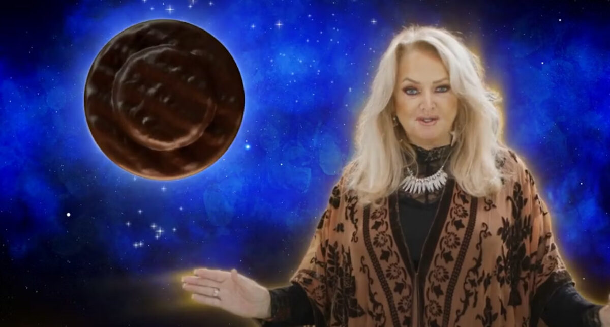 Bonnie Tylers explains 'total eclipses' in bizarre Jaffa Cakes ad